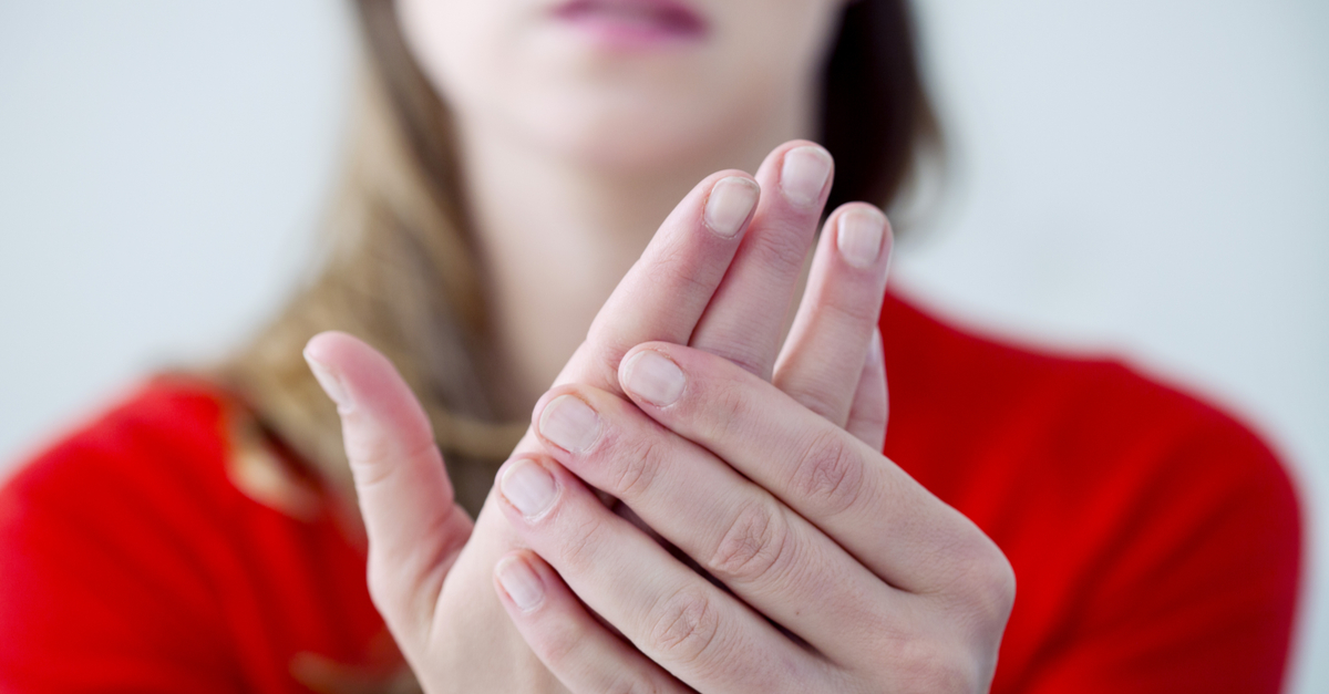 Perché viene il dito a scatto? I rimedi del chirurgo della mano